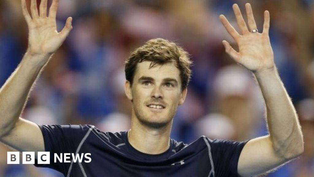 Tennis star Jamie Murray included in Queen's Honours - BBC News