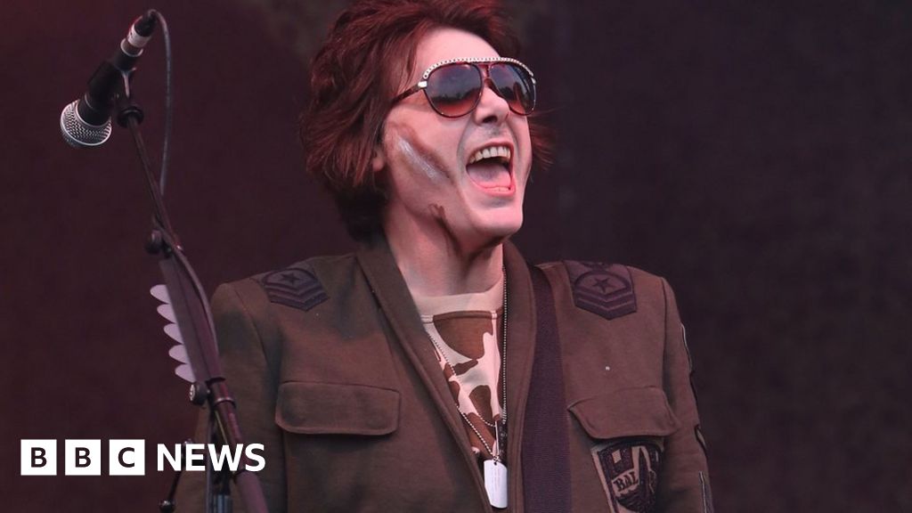 Nicky Wire pulled out of Biggest Weekend due to late mum's health - BBC ...