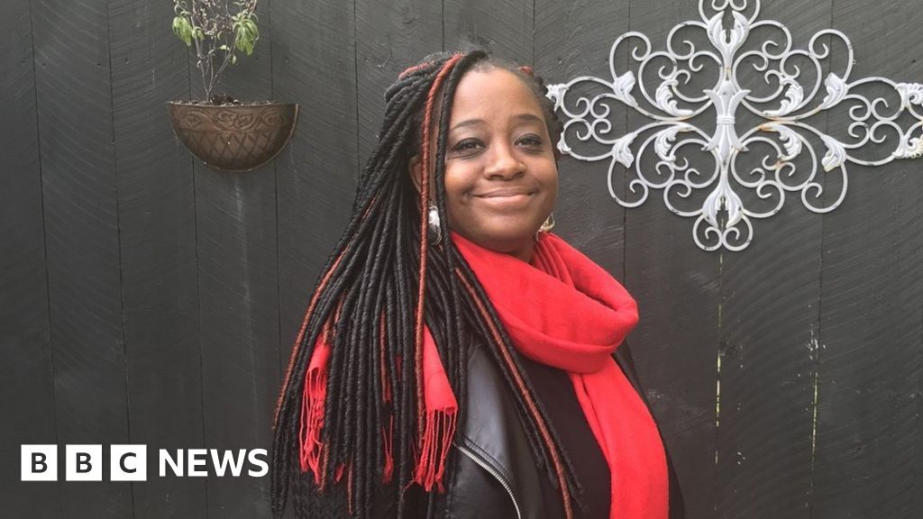 Kiah Morris: Vermont's only black woman lawmaker on why she quit - BBC News
