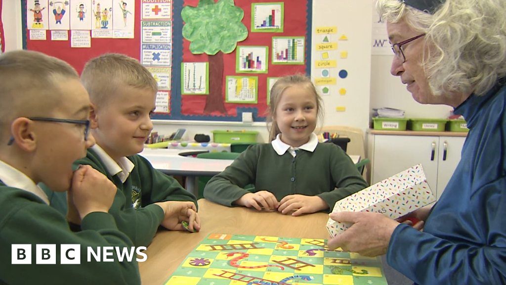 Old and young come together to learn - BBC News