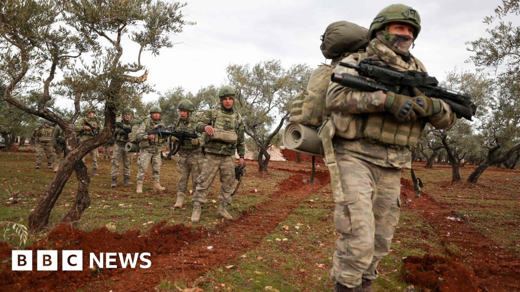 Syria war: Government shellfire kills Turkish soldiers in Idlib