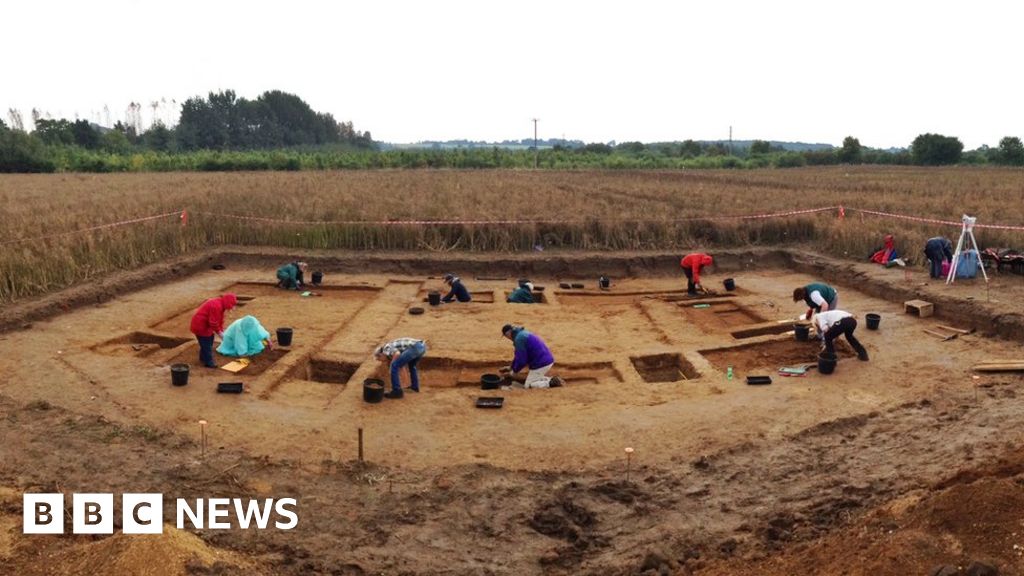 Oxfordshire Anglo-Saxon building plan gets £100k - BBC News