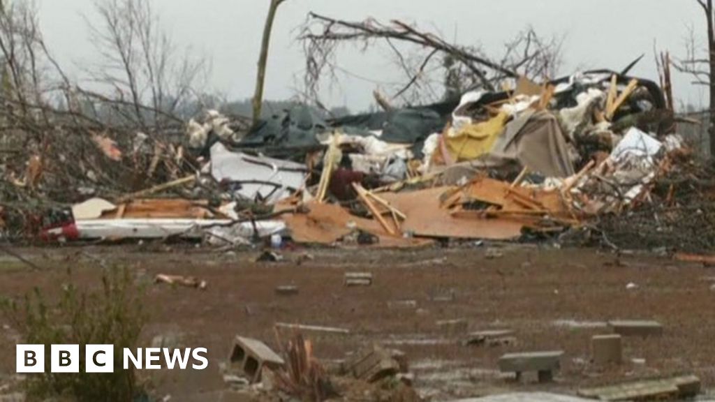 'Tornado completely destroyed my home' - BBC News