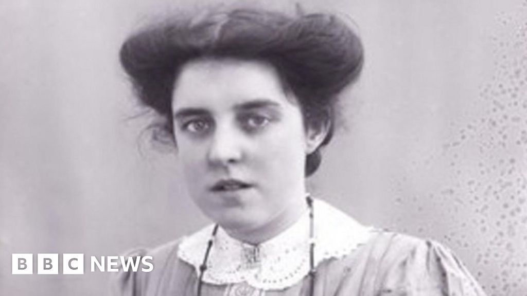 HMP Horfield blue plaque to suffragette unveiled