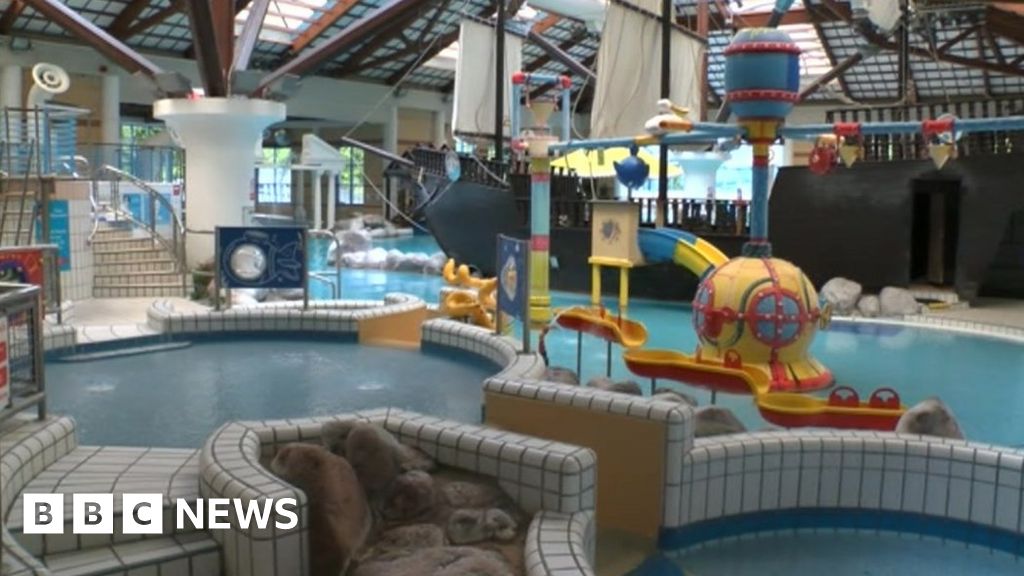 Coral Reef Bracknell: Work starts on £11m rebuild - BBC News