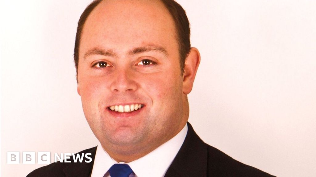 Northampton MP David Mackintosh on election campaign fund 'error' - BBC ...