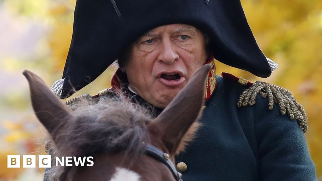 Russian historian found with body parts accused of murder - BBC News