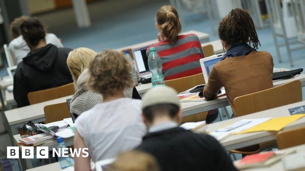 Sharp drop in EU student applications to UK universities - BBC News