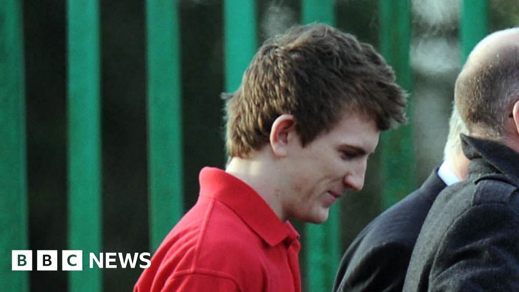 Sean Hackett: Legal action over alleged medical failures - BBC News