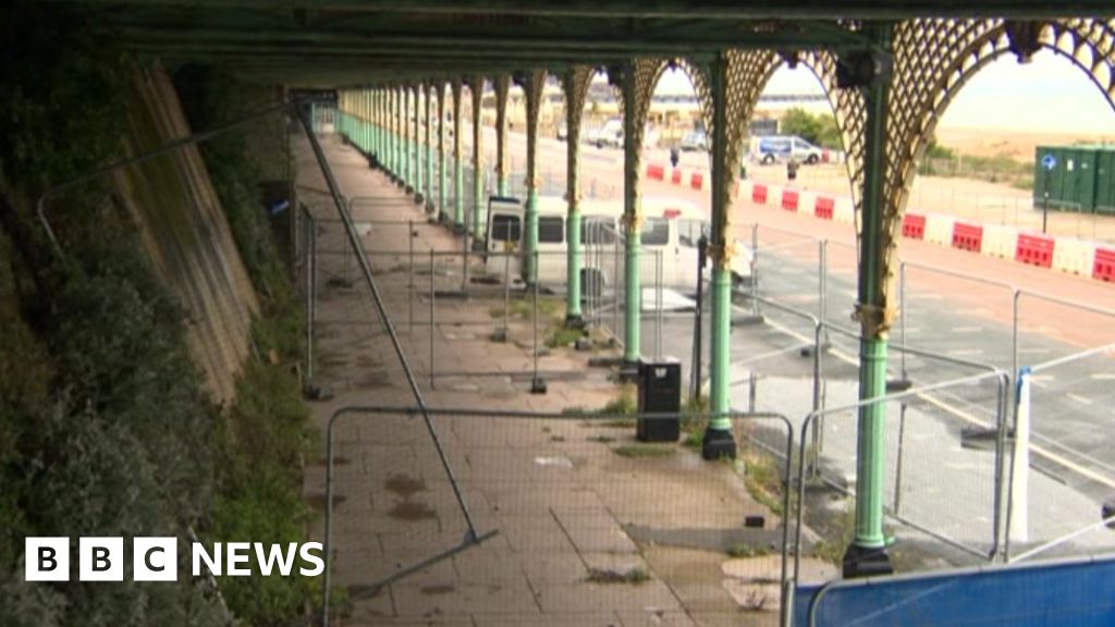 Crowdfunding bid to save Brighton's seafront terraces - BBC News