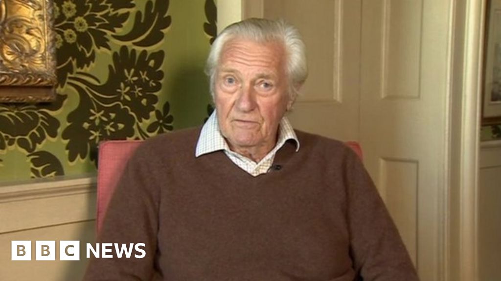 Change Tory song, not just the singer, says Heseltine - BBC News
