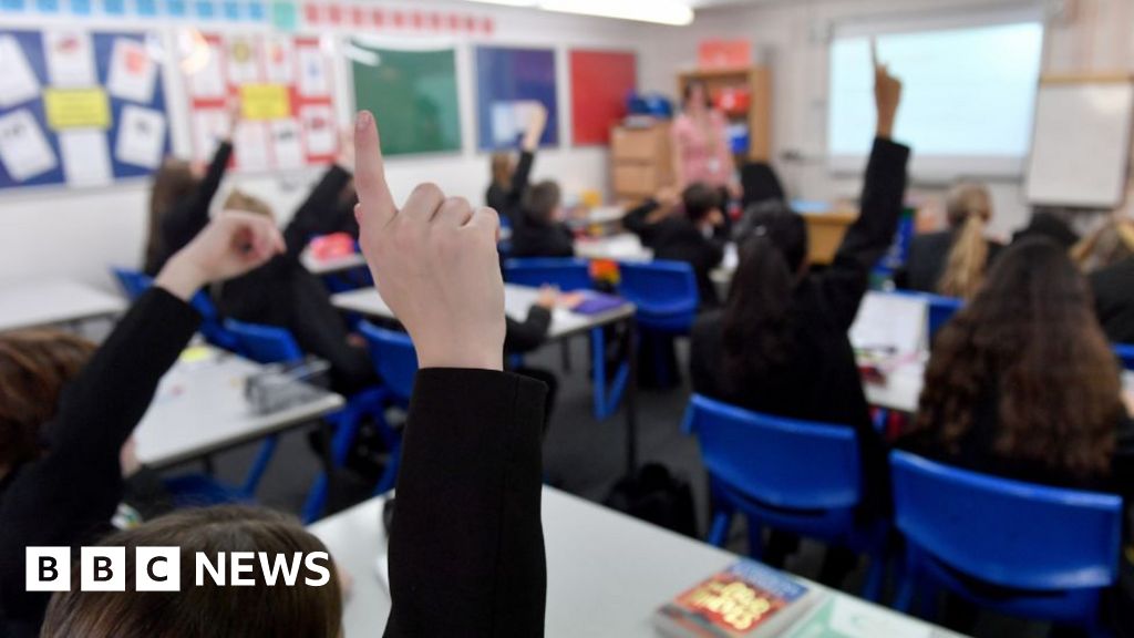 Scottish government accused of attack on councils over teacher jobs