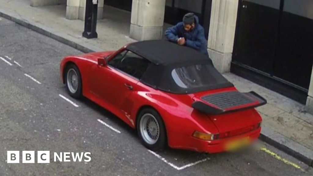 Man caught on CCTV cutting open convertible Porsche in Mayfair - BBC News