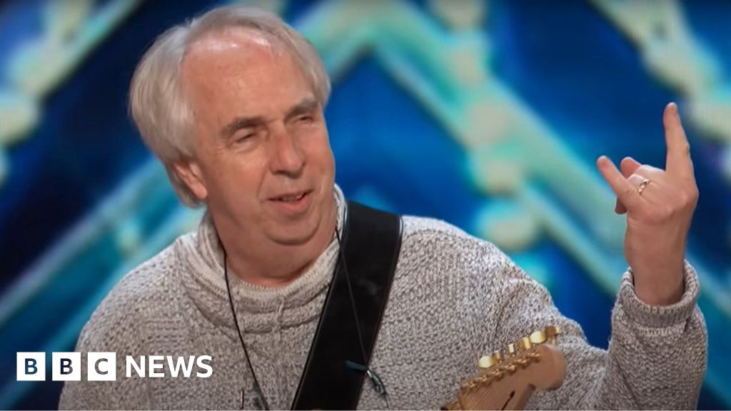 Dorset teacher's guitar skills see him through to next stage of America ...