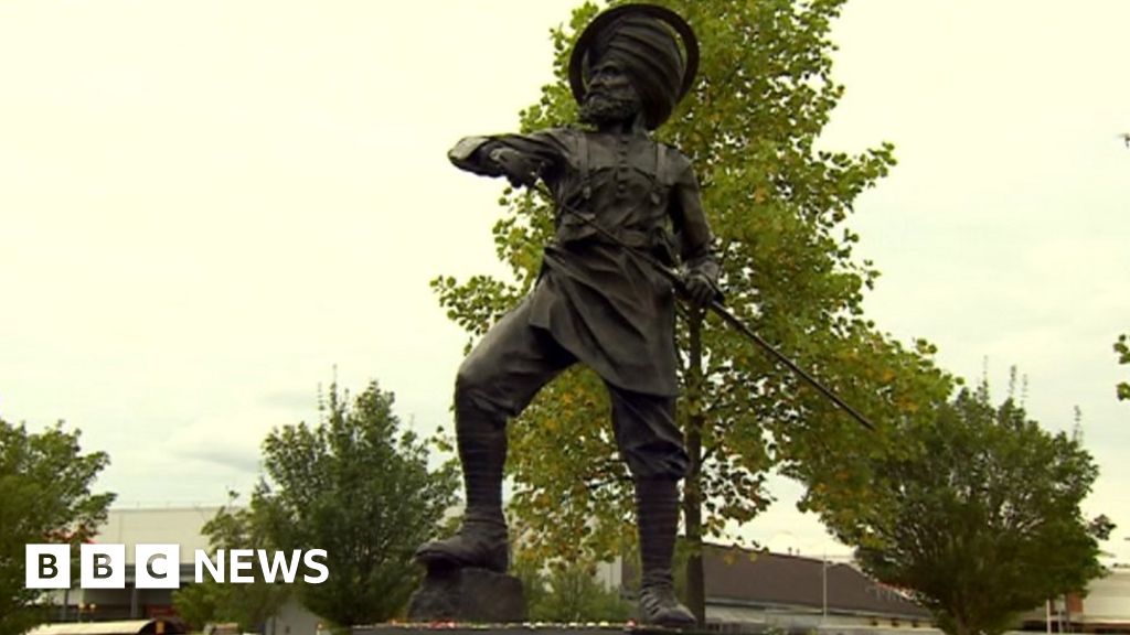 Wolverhampton Memorial to Sikh soldiers is unveiled - BBC News