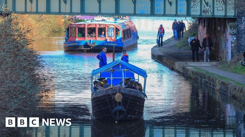 Celebrations mark Sheffield & Tinsley canal bicentenary - BBC News
