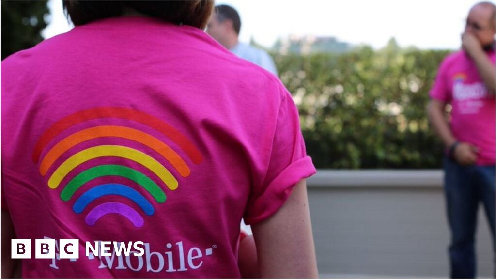 Hackers steal T-Mobile data on 15 million US customers - BBC News