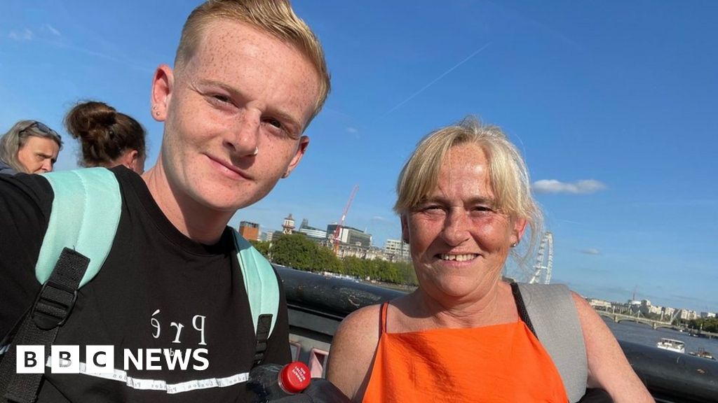 Middlesbrough mum texted daughter 'we must go to London tonight' - BBC News