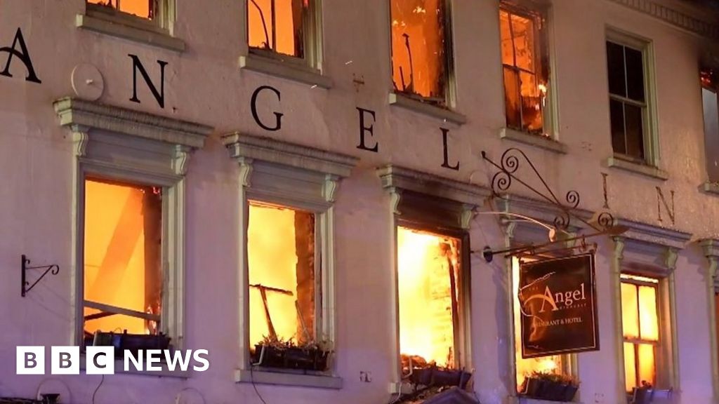 Midhurst fire: Hotel engulfed by blaze