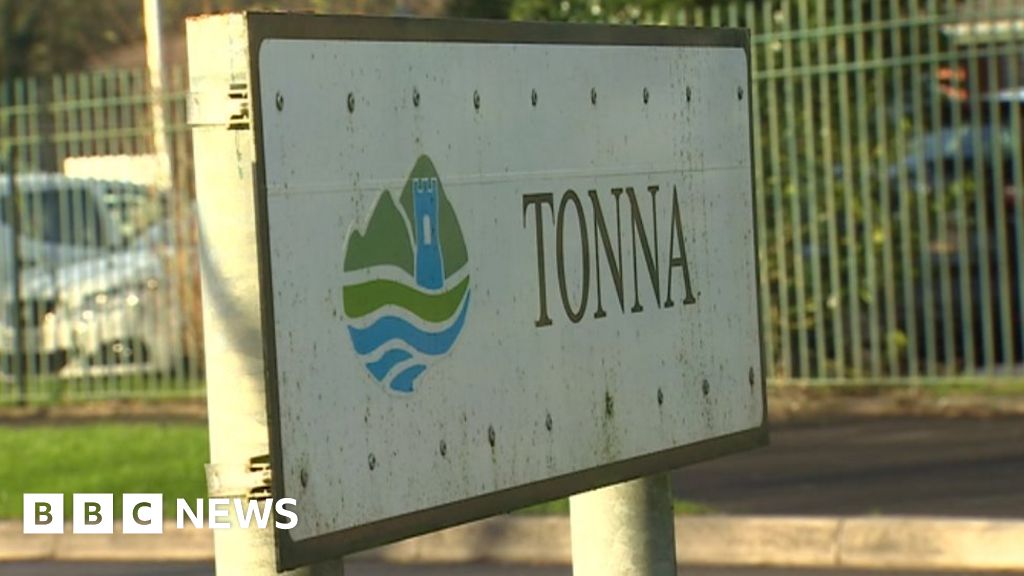 Two remain in hospital after four injured in Tonna crash - BBC News