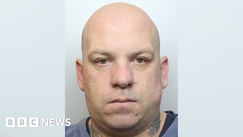 Runcorn banned driver pretended to be twin brother - BBC News