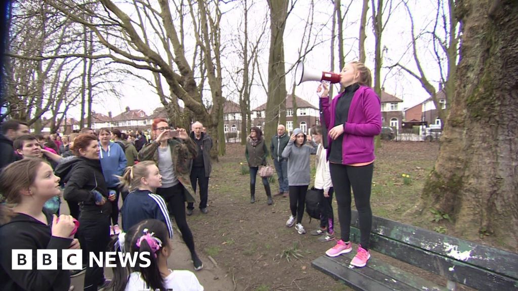 Fog Lane Park jogger attack in Manchester 'won't deter' runners - BBC News