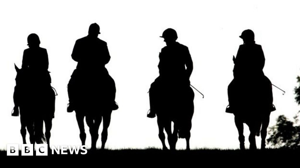 MPs to vote on changes to fox hunting laws - BBC News