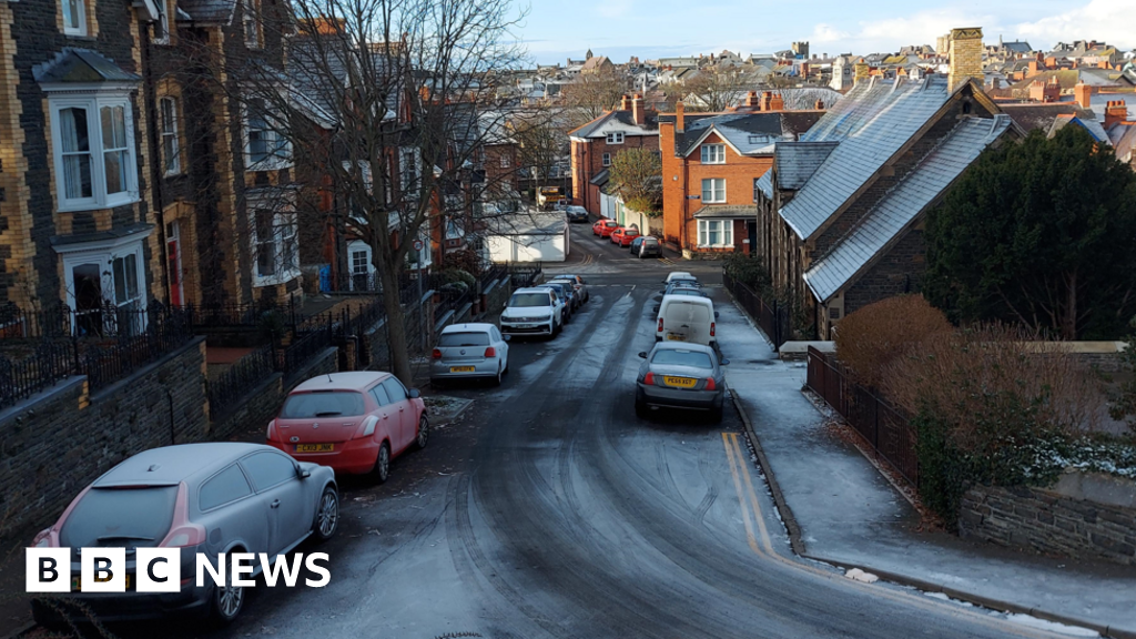 Cold weather leaves homes without water after burst mains | NEWSFeed GY Cold weather leaves homes without water after burst mains | NEWSFeed GY