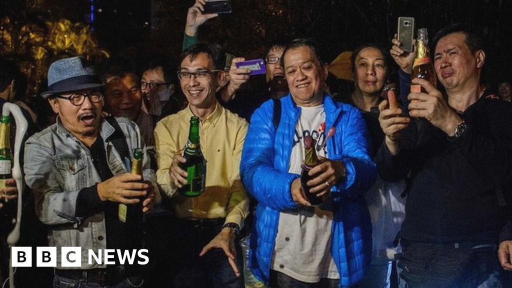 Hong Kong pro-democracy groups make record gains - BBC News