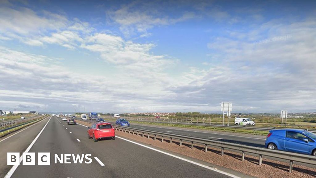Pedestrian dies in crash after walking on M8 motorway - BBC News