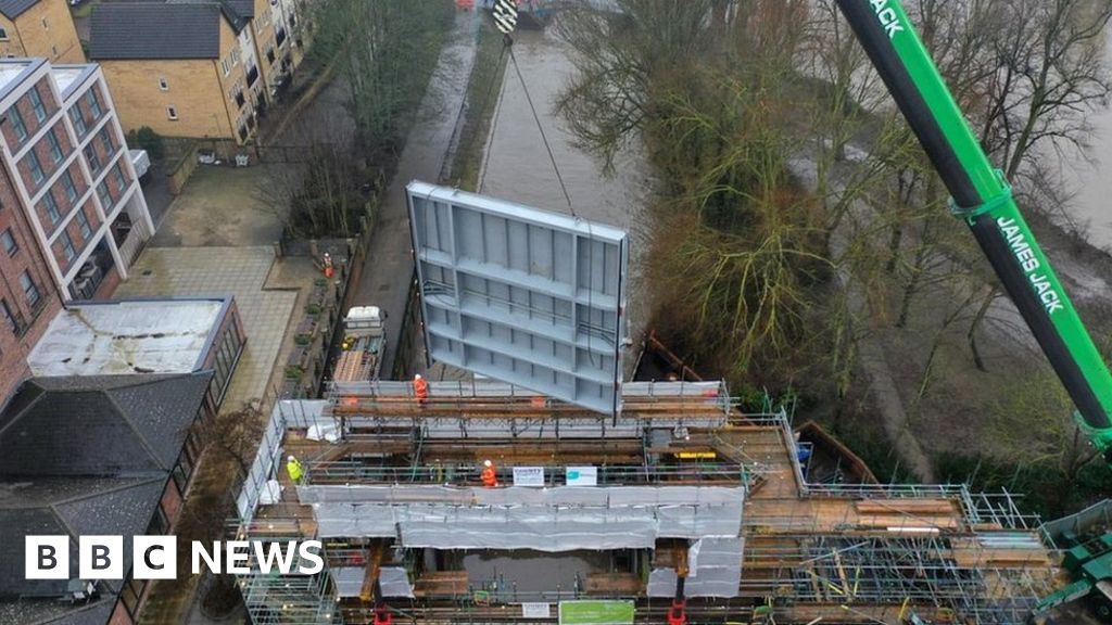Foss barrier: Major £38m upgrade to flood defences complete - BBC News