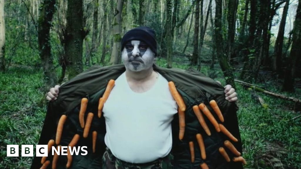 #Borderline comedy: Badgers and devolution in Wales - BBC News