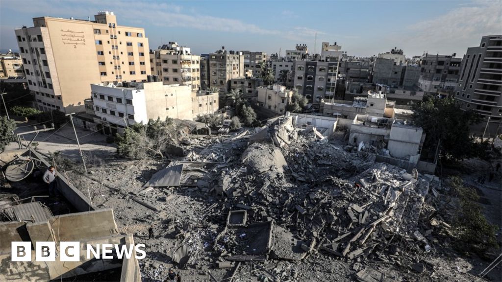 Israel-Gaza: Deadly fire traded across border
