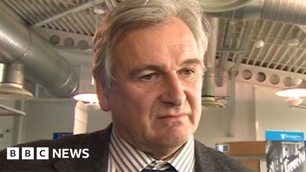 Shropshire Council leader Keith Barrow breaches code of conduct - BBC News