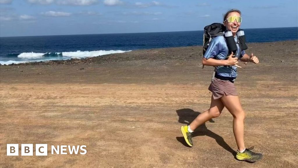 First British people to complete marathon from Jersey - BBC News