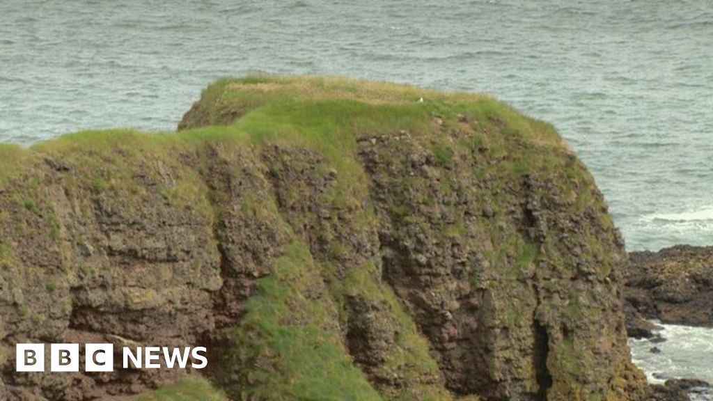 Oldest Pictish fort found on Aberdeenshire sea stack - BBC News