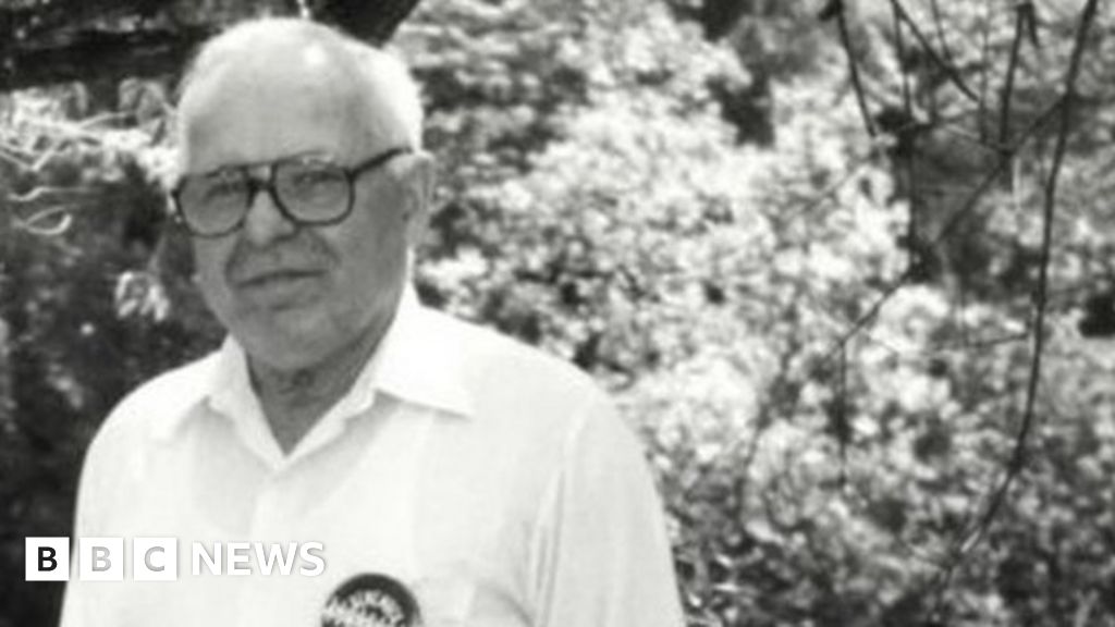 Poland says Minnesota man was Nazi commander - BBC News