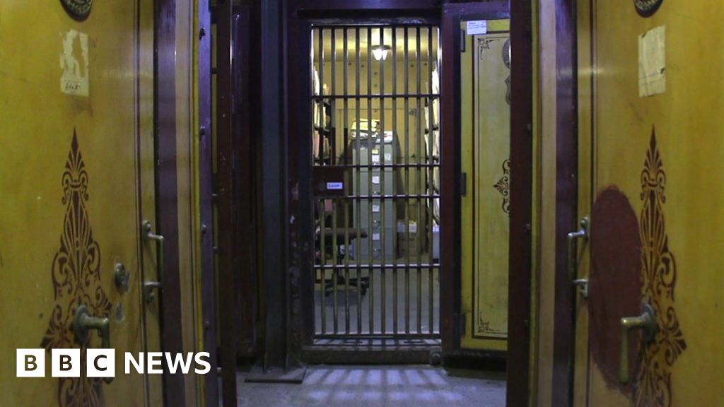Inside the hidden vaults of a former safe underneath Hull - BBC News