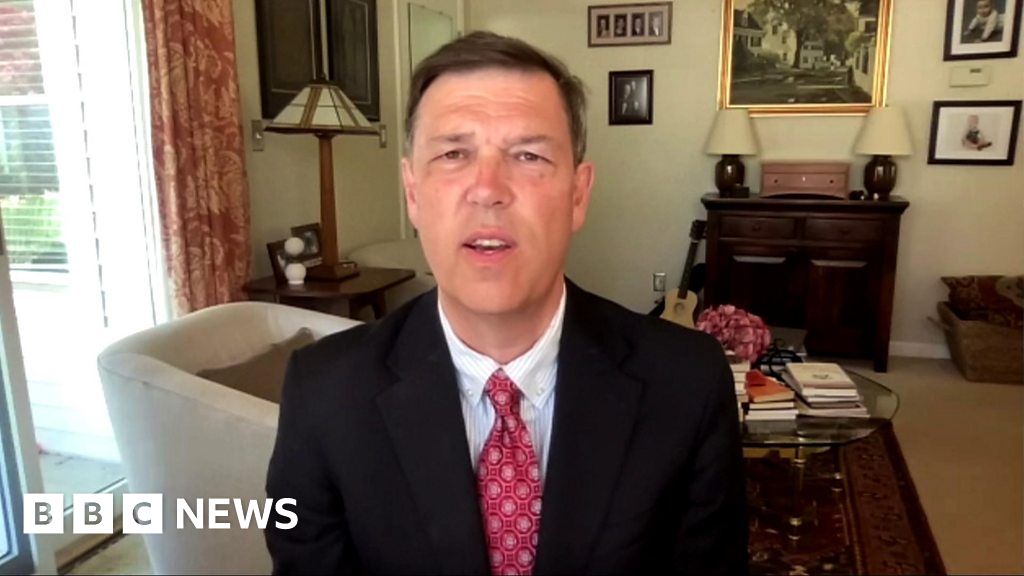 Former CIA analyst says 'dire future' awaits leaker - BBC News