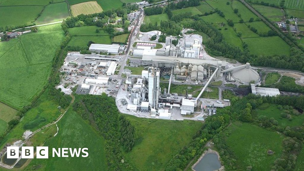 Climate change: Flintshire cement work's carbon capture plan - BBC News