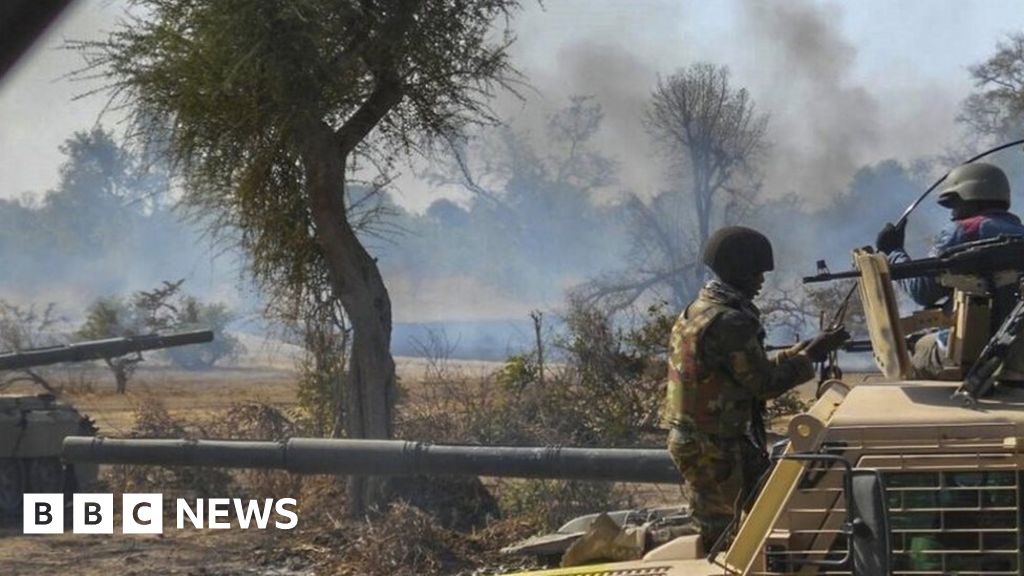 More UK support for Nigerian forces fighting Boko Haram - BBC News
