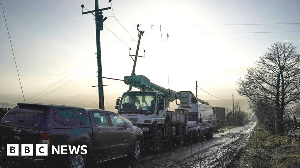 Storm Arwen: 'Dozens' of Northumberland homes still without power - BBC ...