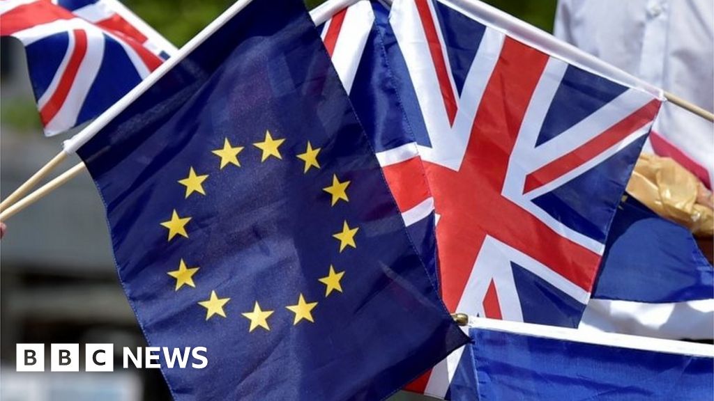 'Hard Brexit' or 'no Brexit' for Britain - Tusk - BBC News