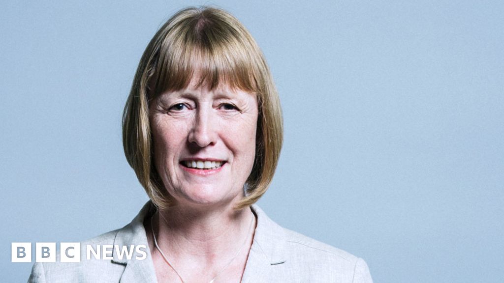 MP Joan Ryan quits Labour for Independent Group - BBC News
