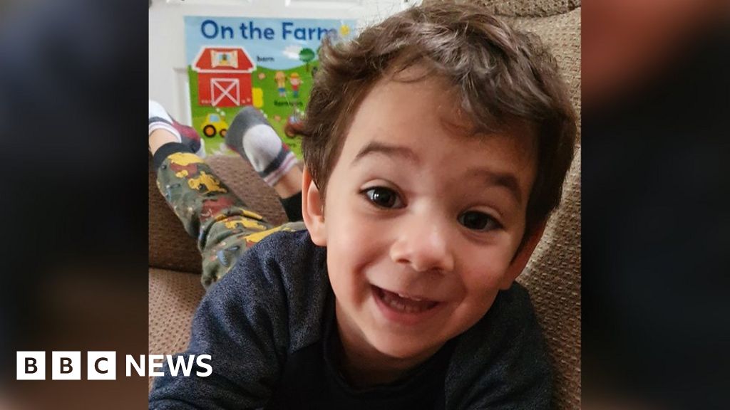Boy, two, dies after being hit by car in Dumfries - BBC News