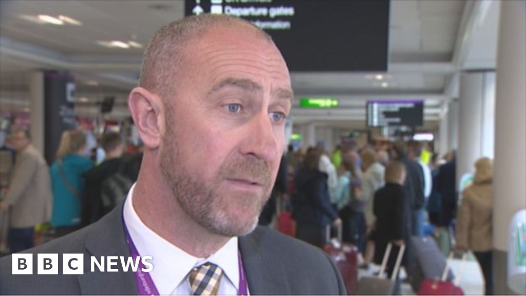Security chief David Wilson leaves Edinburgh Airport job - BBC News