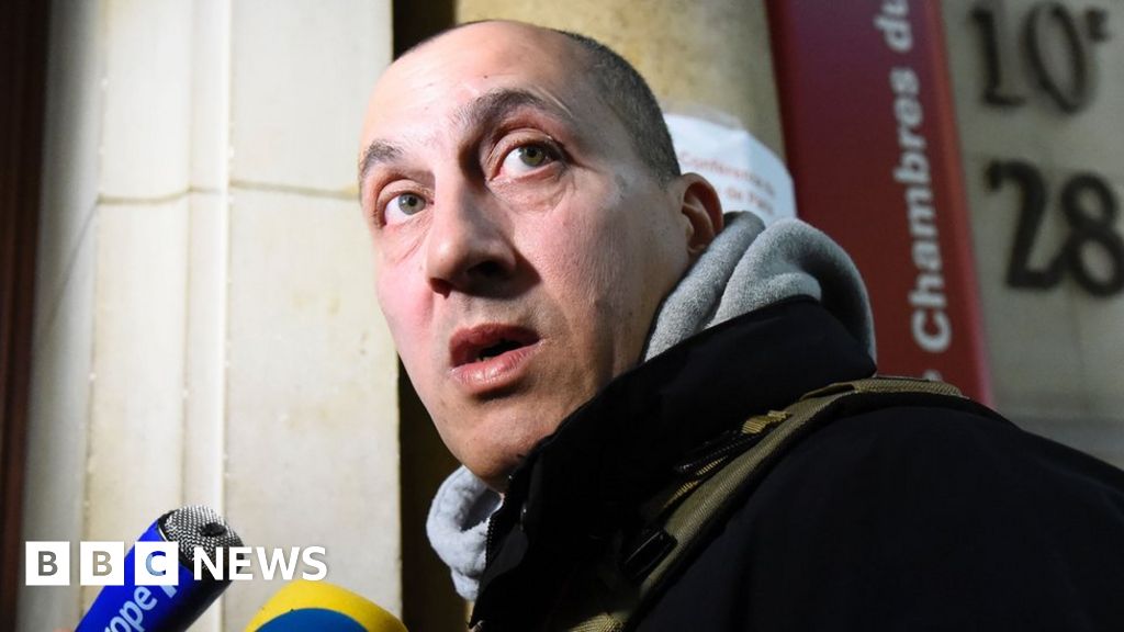 'Spiderman' art thief Vjeran Tomic jailed in Paris - BBC News