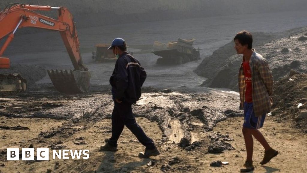 Myanmar landslide buries at least 54 jade miners - BBC News