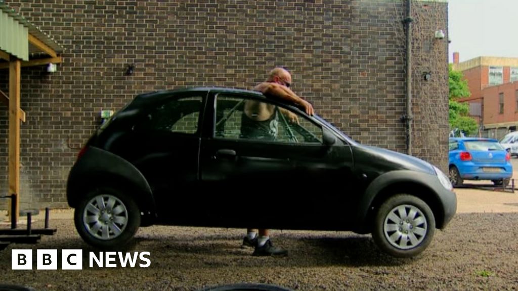 World's Strongest Man dream for Norfolk gym owner Andy Clarke - BBC News