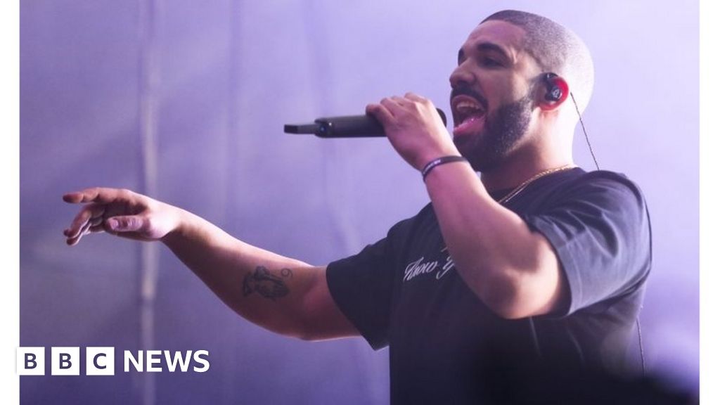 Drake does the chart double - BBC News